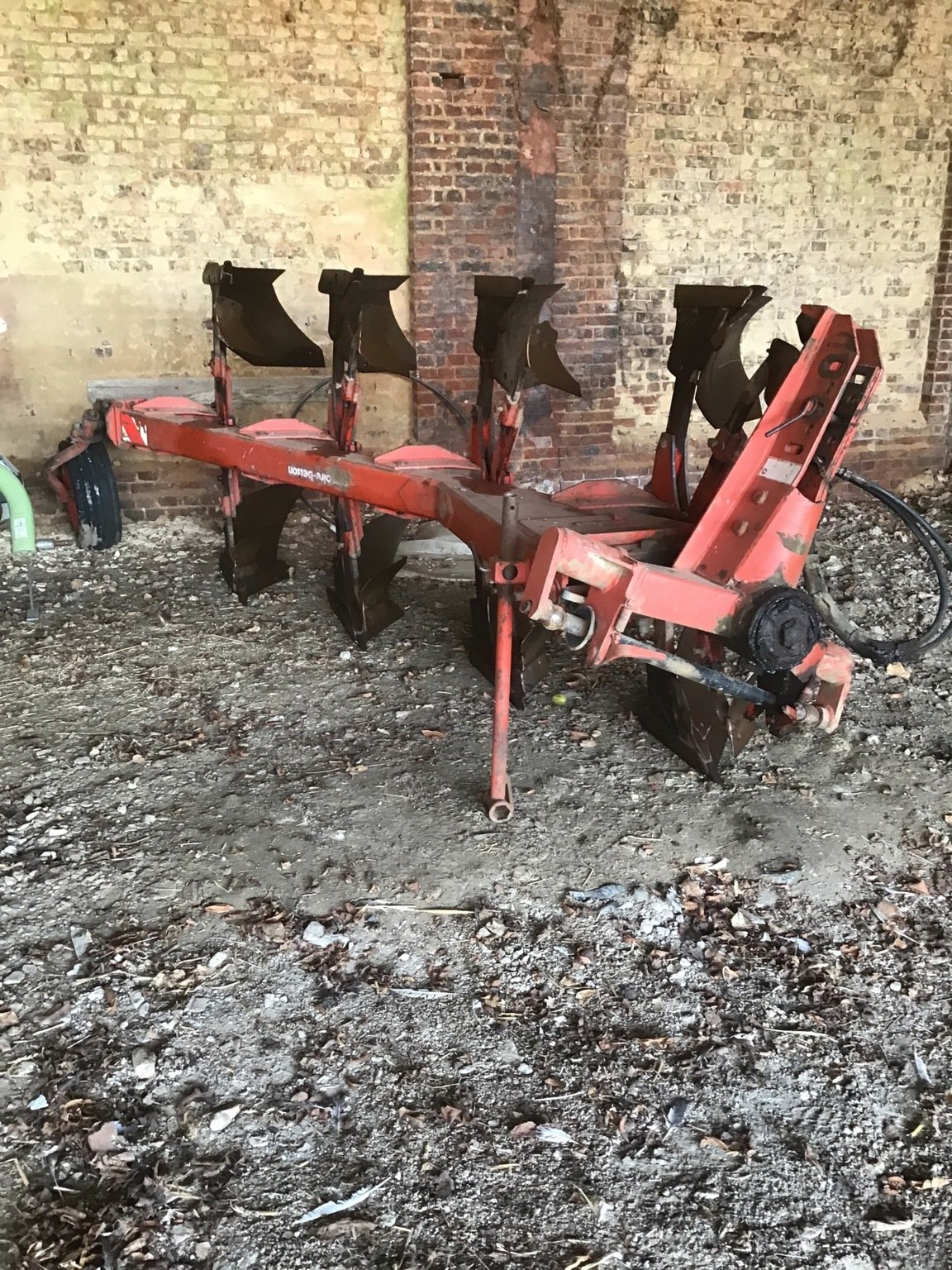 Charrue Gregoire Besson RG5 à vendre sur Somat